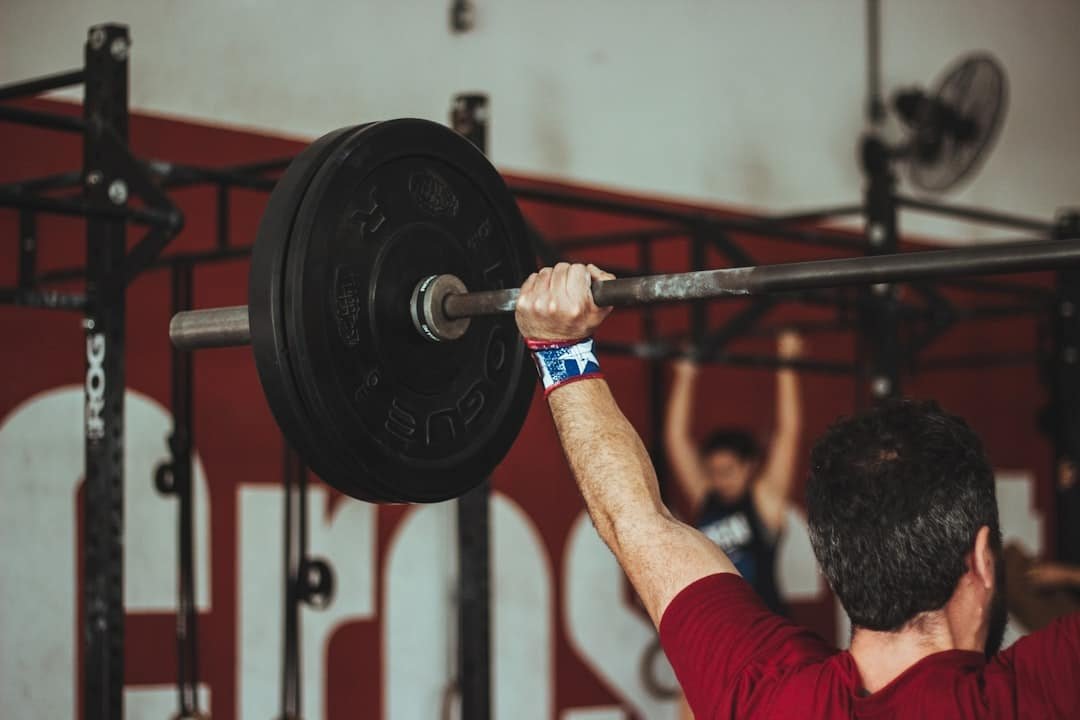 Renforcer son corps après 60 ans : Astuces de musculation à découvrir